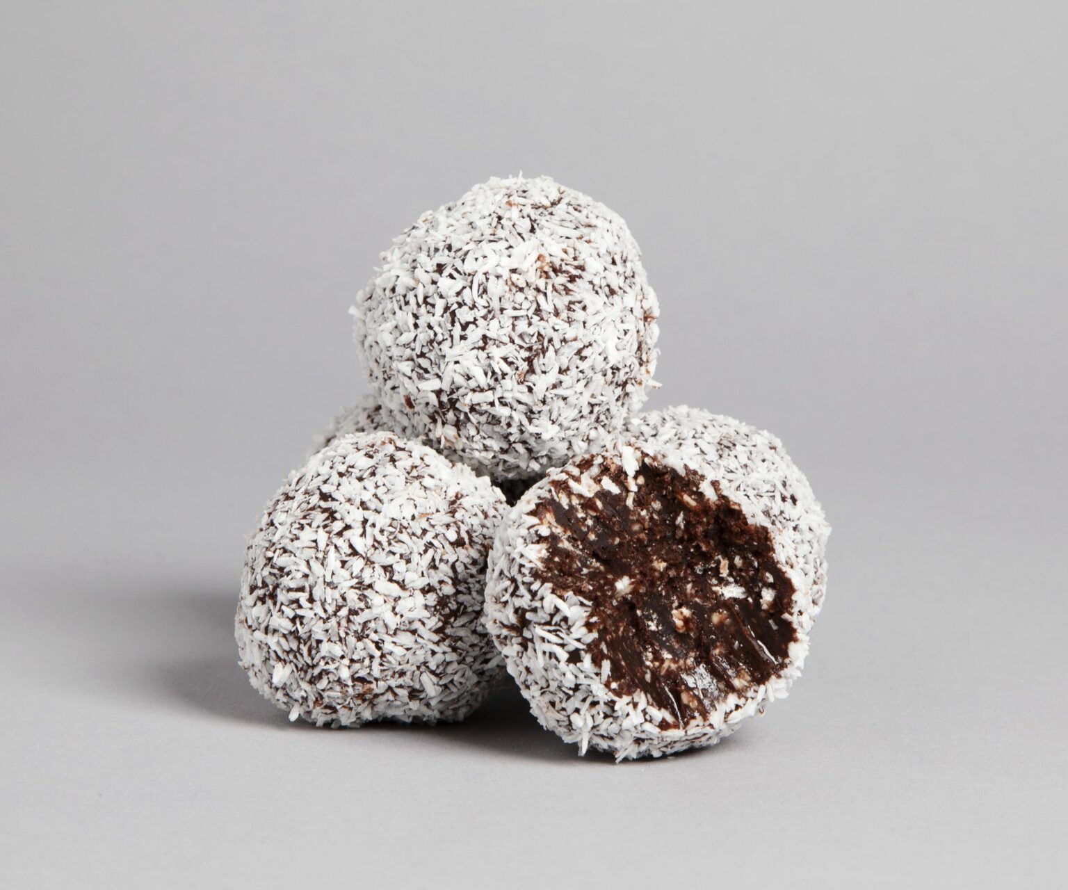 Vit choklad & jordgubbstårta - Chokladfabriken